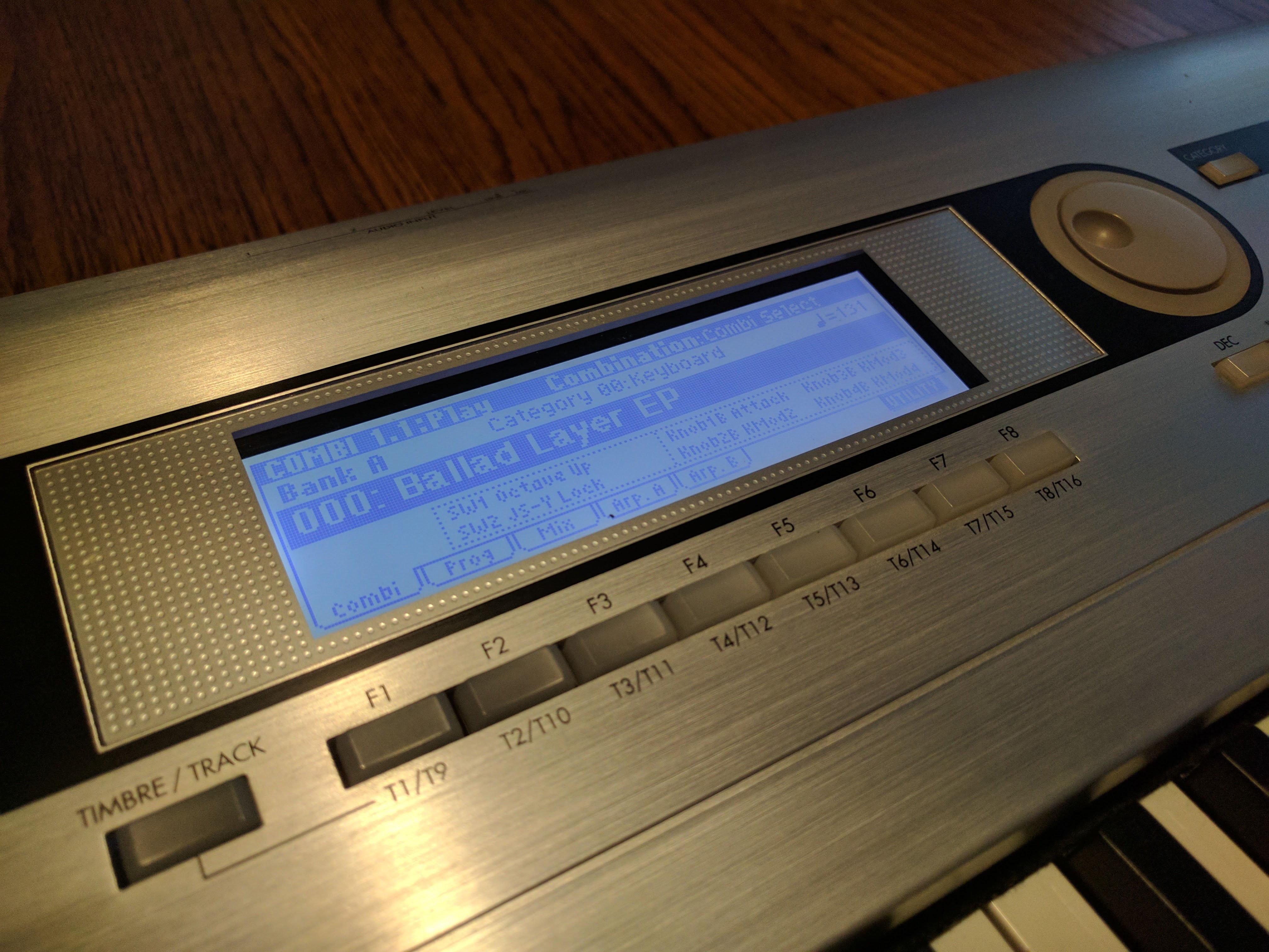 Korg Triton LE (88-key) photo gallery - Syntaur